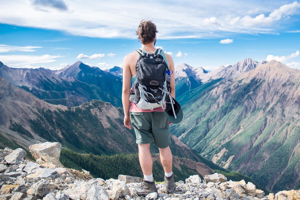 Best Time to Visit Popular Tourist Destinations - Traveneur